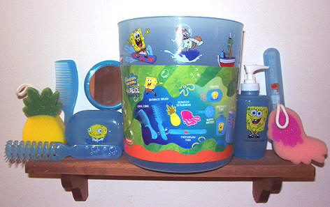 who lices ina pine apple under the sea??SPONGEBOBO SQUARE PANTS!